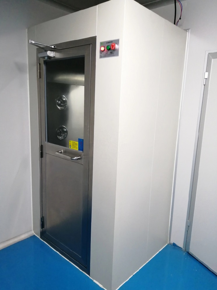 ISO 8 Cleanroom Decontamination Air Shower Unit With Microcomputer Control